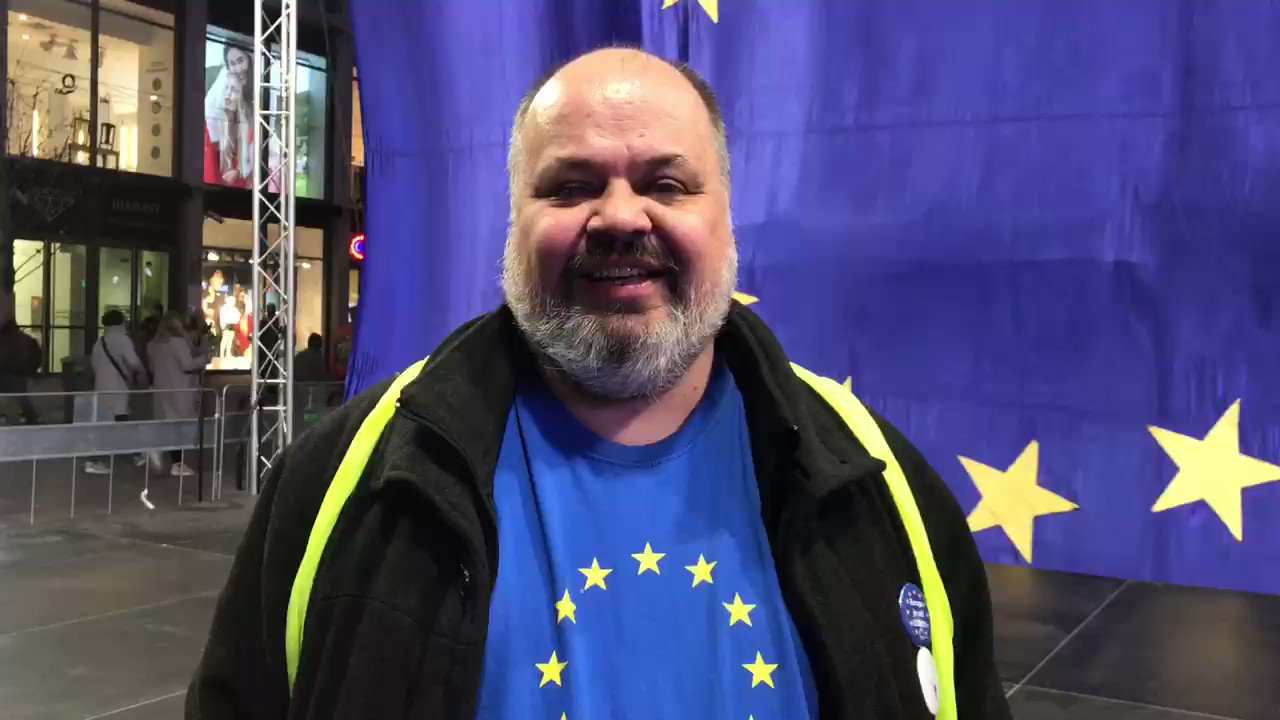 Kdo to je Tomasz Peszynski? | Dobrý Den Česko